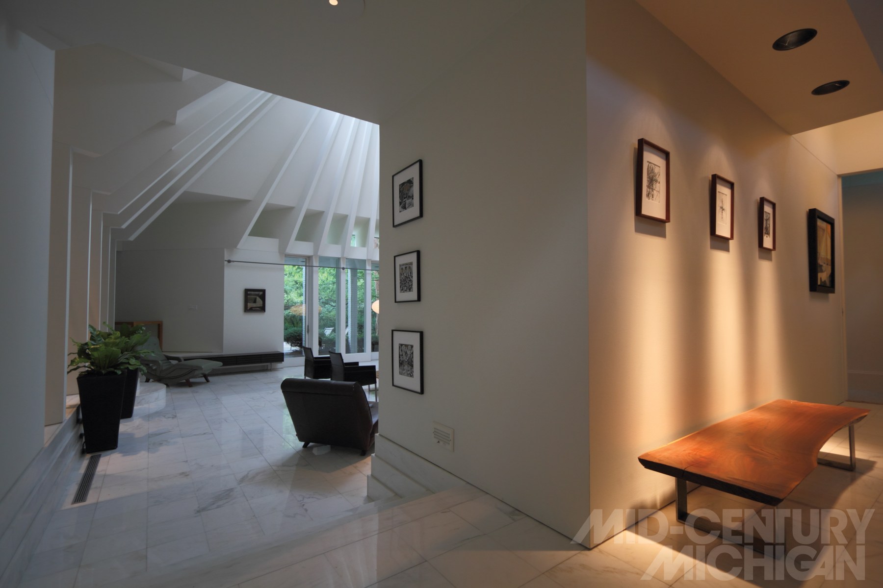 Gunnar Birkerts – Freeman House – Foyer View to Living Room | Mid ...